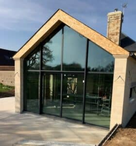 Réalisation d'un mur rideau sur la côte Normande dans le Calvados (14 ...